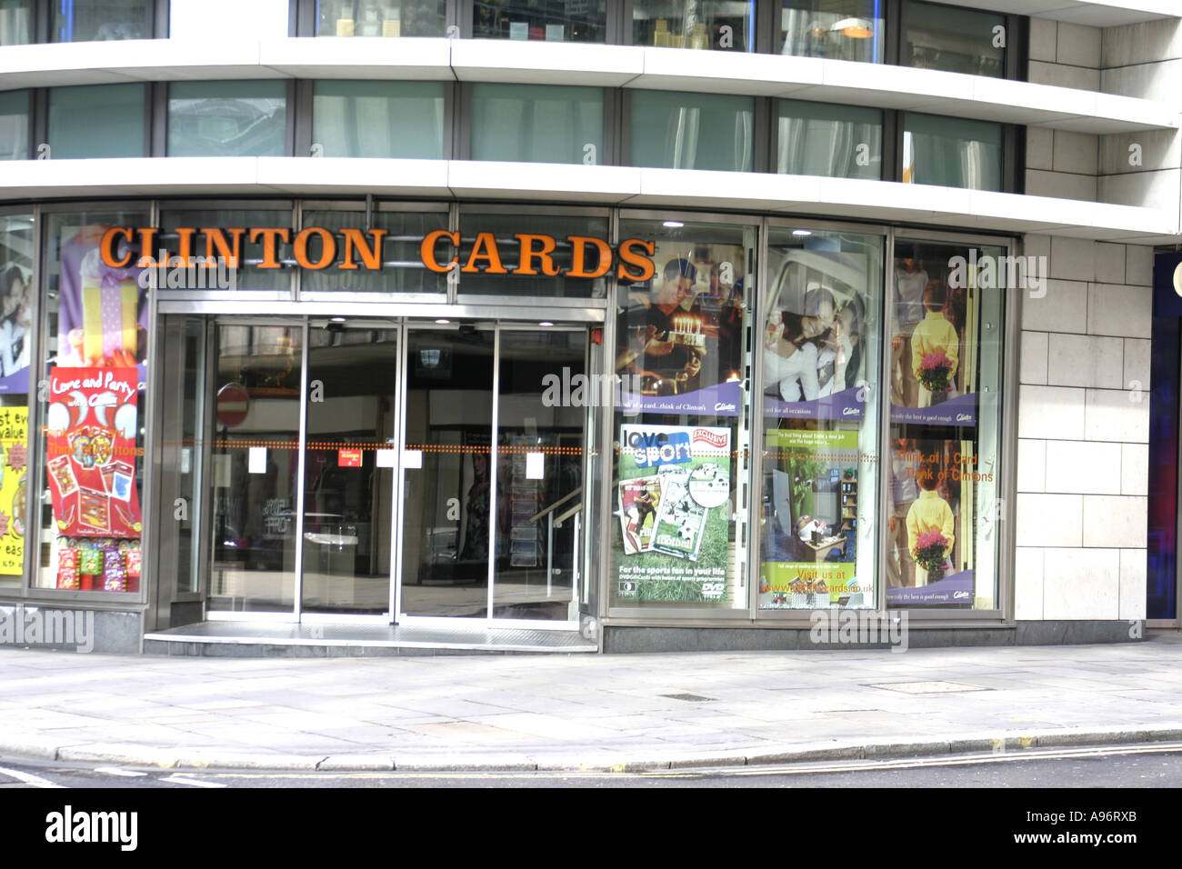 Birthday cards door hi-res stock photography and images - Alamy