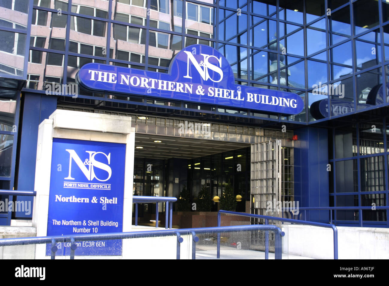 Willis industry building daily hi-res stock photography and images - Alamy