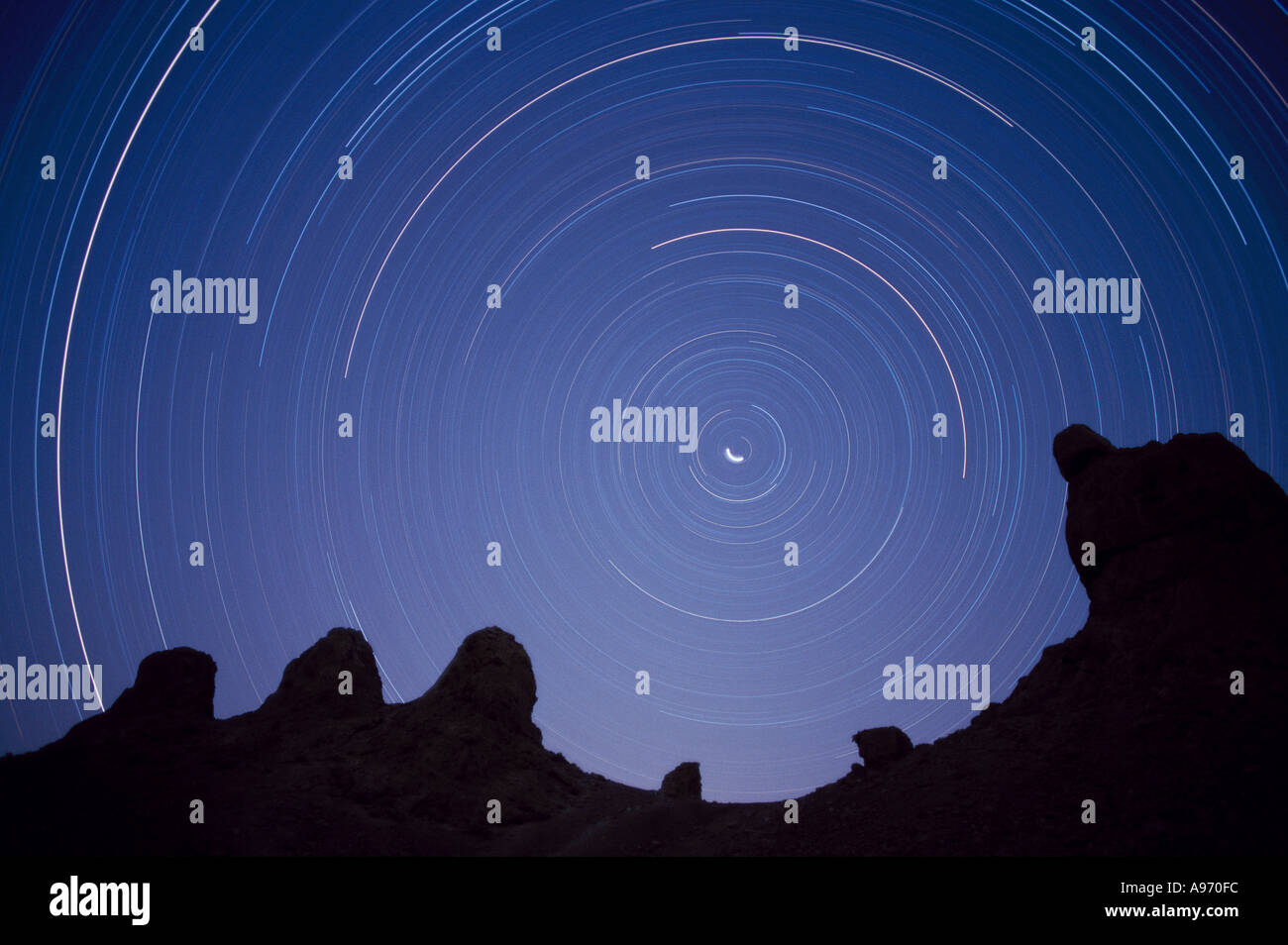 Pinnacles and star trails hi-res stock photography and images - Alamy