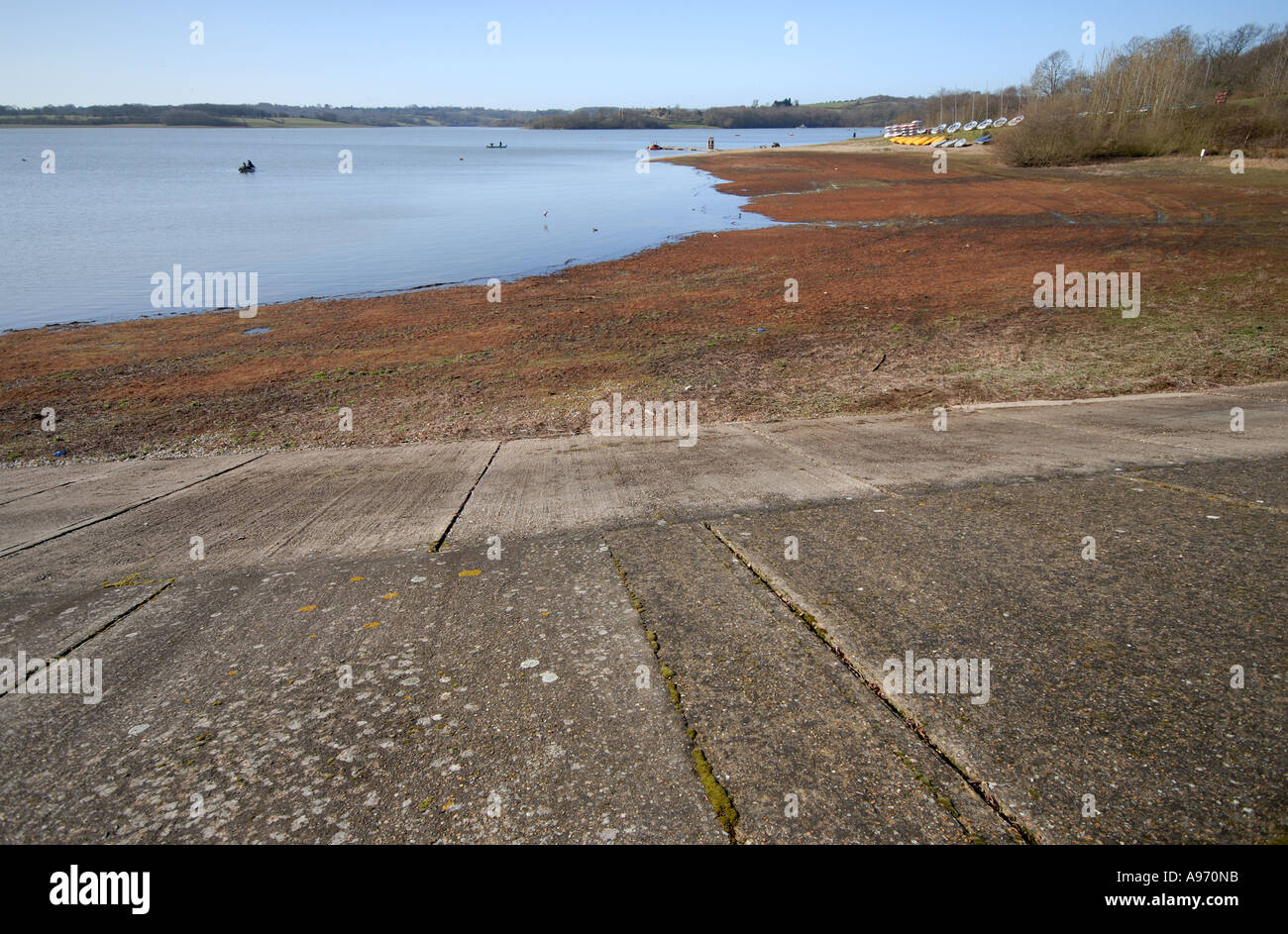 Drought conditions at Bewl Water reservoir in Kent Stock Photo - Alamy