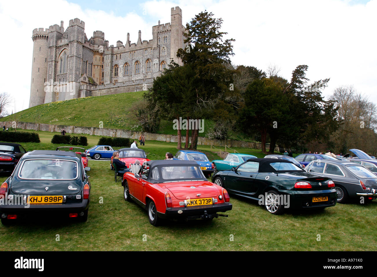 Tudor gathering hi-res stock photography and images - Alamy