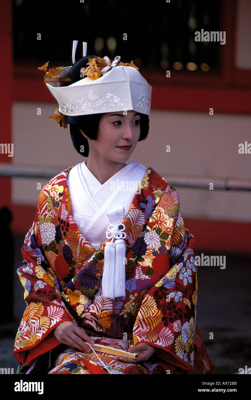 Shinto hat hi-res stock photography and images - Alamy