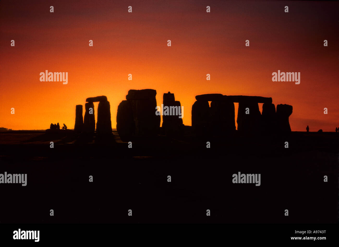 Sunset over Stonehenge stone circle Stock Photo - Alamy