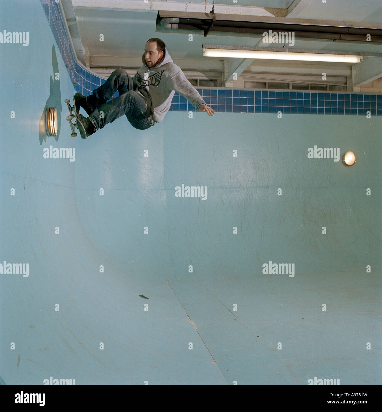Alan Rushbrooke. Frontside Ollie. Surface In Between Stock Photo - Alamy