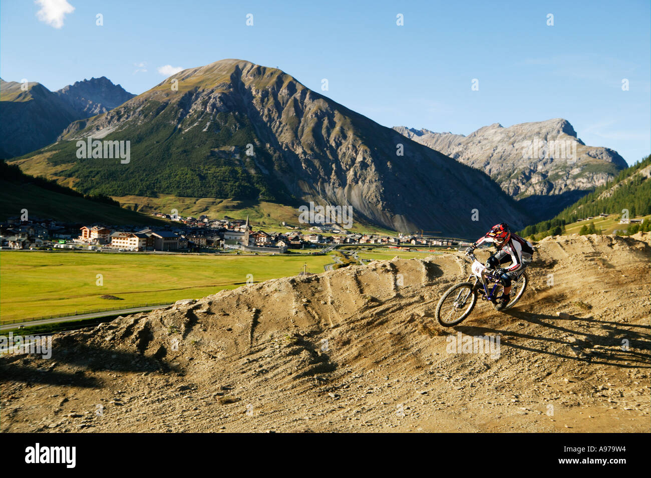 Mountain bike 4X racing at the 2004 UCI mountainbike world cup at ...
