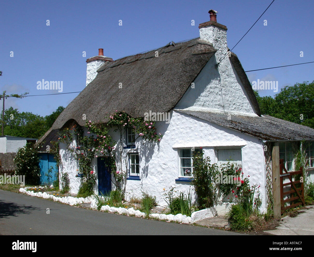 Welsh cottage in oxwich gower hi-res stock photography and images - Alamy