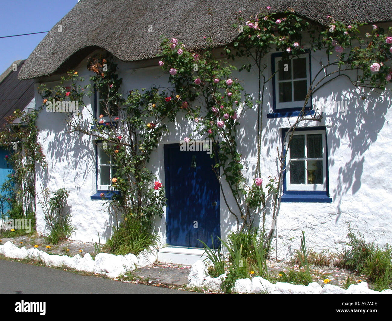 Welsh cottage in oxwich gower hi-res stock photography and images - Alamy