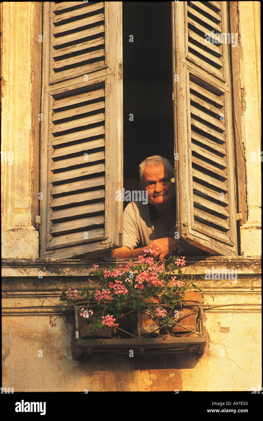 Man peeping window hi-res stock photography and images - Alamy