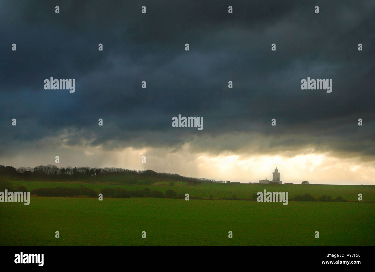 Cloudy skies kent landscapes hi-res stock photography and images - Alamy