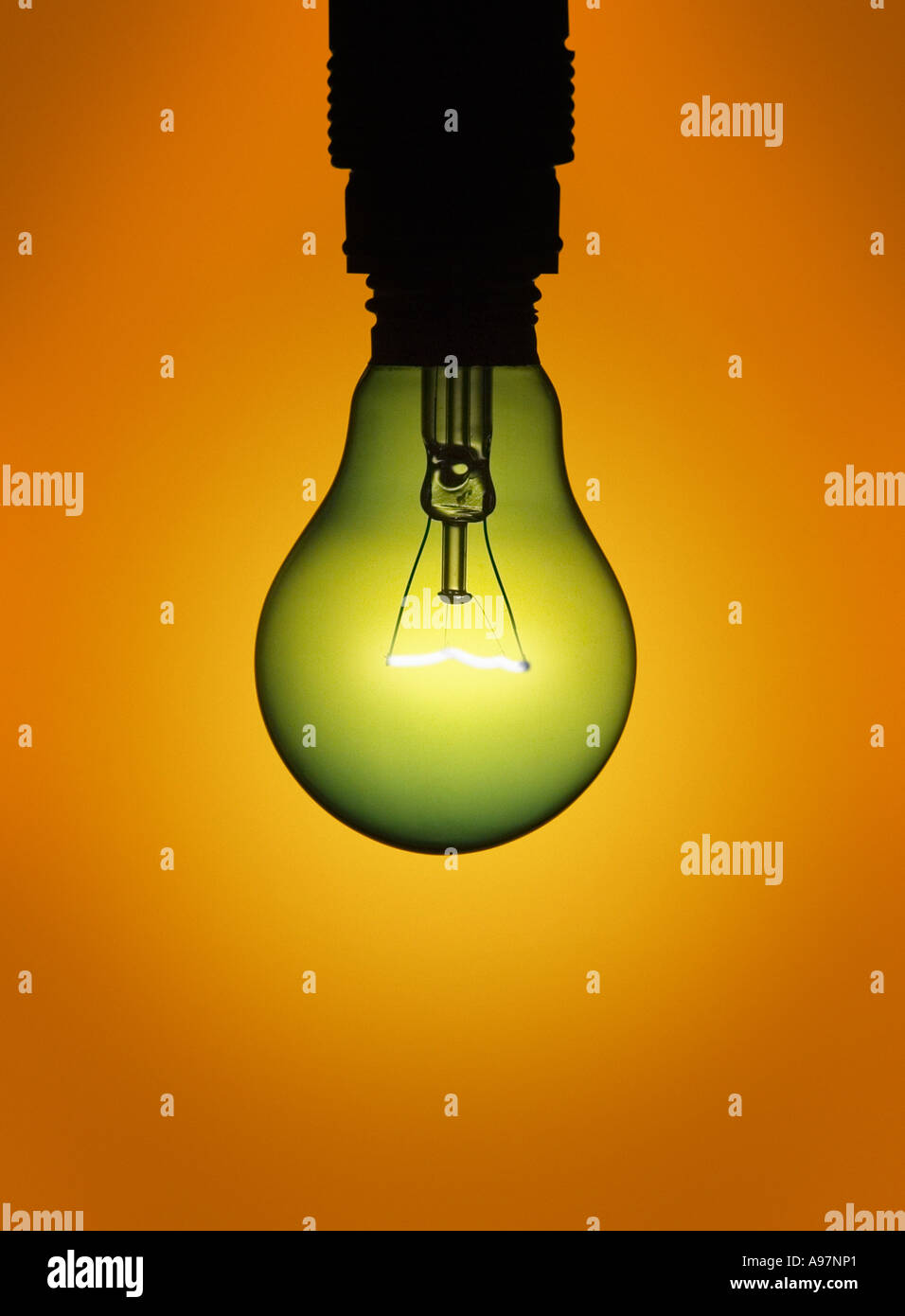 LIGHT BULB BRIGHT INSPIRATION IDEA CONCEPT Stock Photo - Alamy