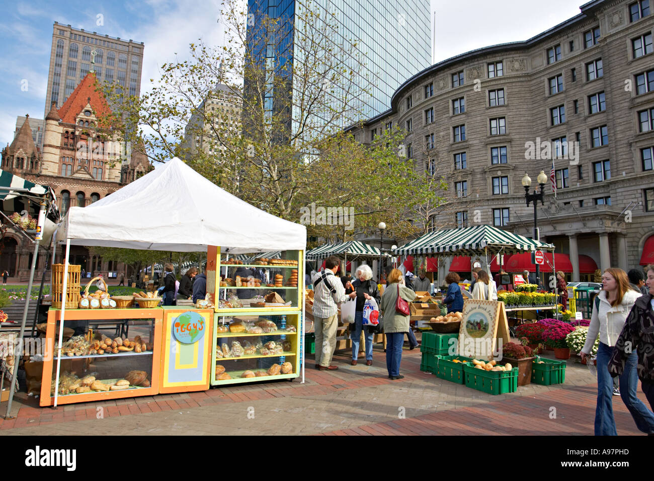 MASSACHUSETTS Boston Farmers market in Copley Square bakery display ...