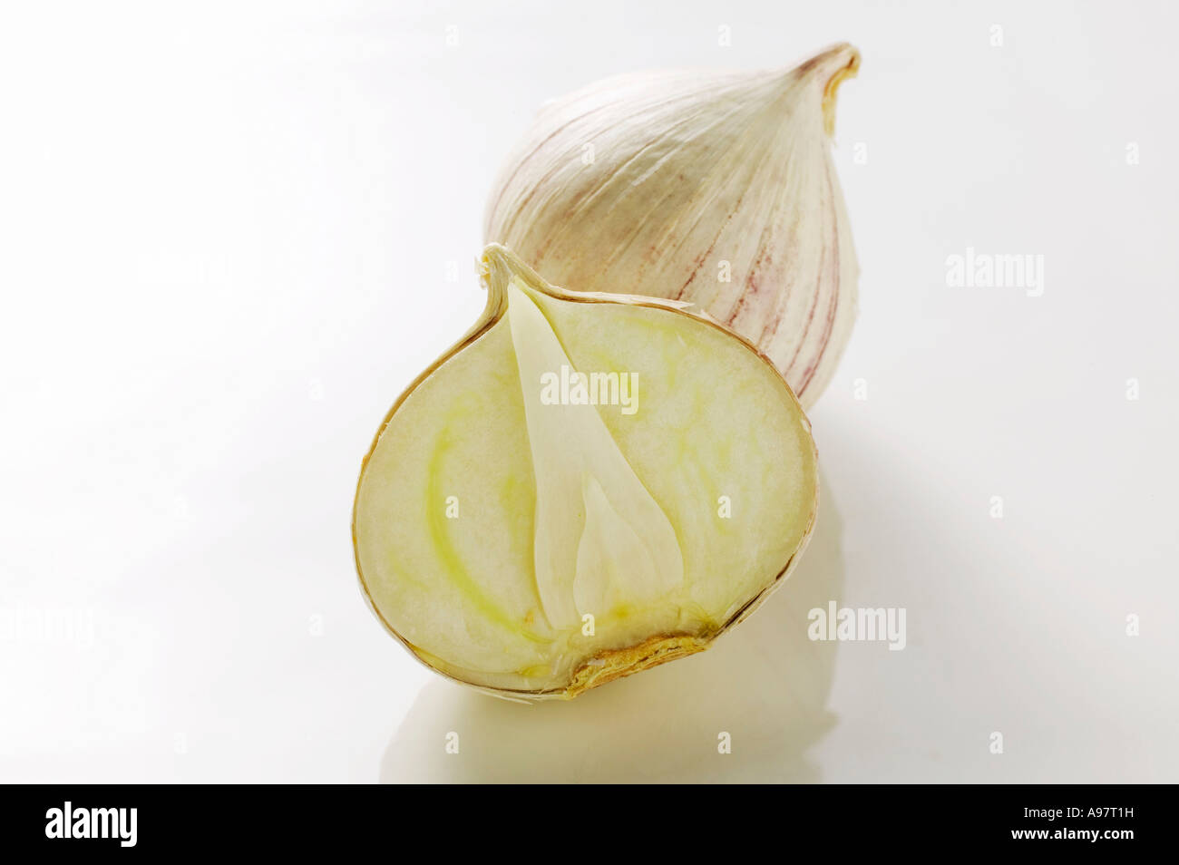 Small garlic from Asia whole and halved FoodCollection Stock Photo - Alamy
