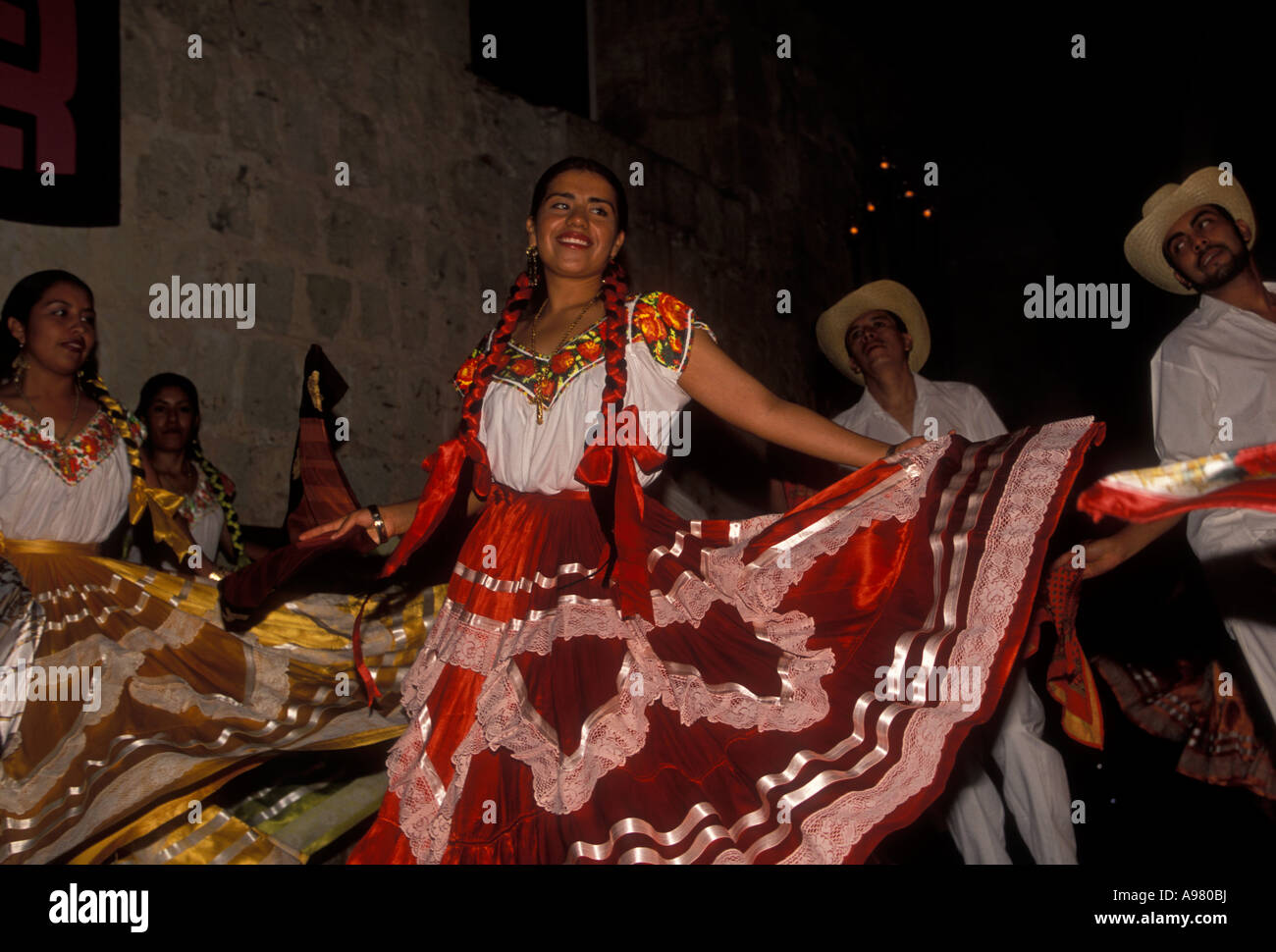 Traditional oaxacan dress hi-res stock photography and images - Alamy