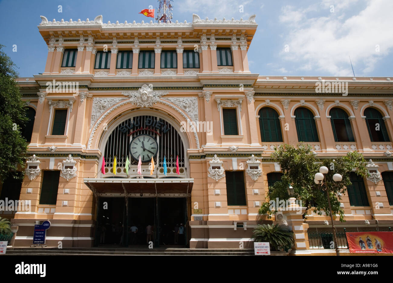 Colonial post office hi-res stock photography and images - Alamy
