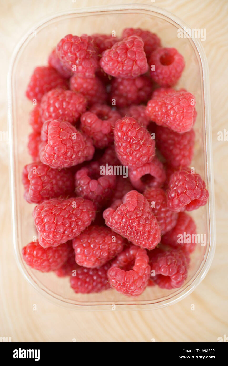 Raspberries in plastic punnet FoodCollection Stock Photo - Alamy