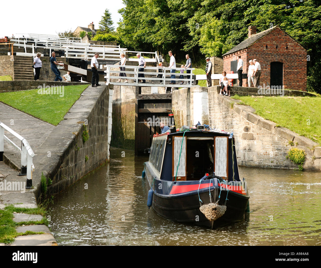 CANAL BARGE PASSING THROUGH FIVE RISE LOCKS BINGLEY YORKSHIRE ENGLAND ...