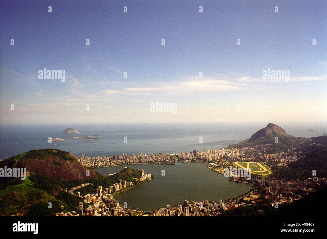 Showing the racetrack hi-res stock photography and images - Alamy