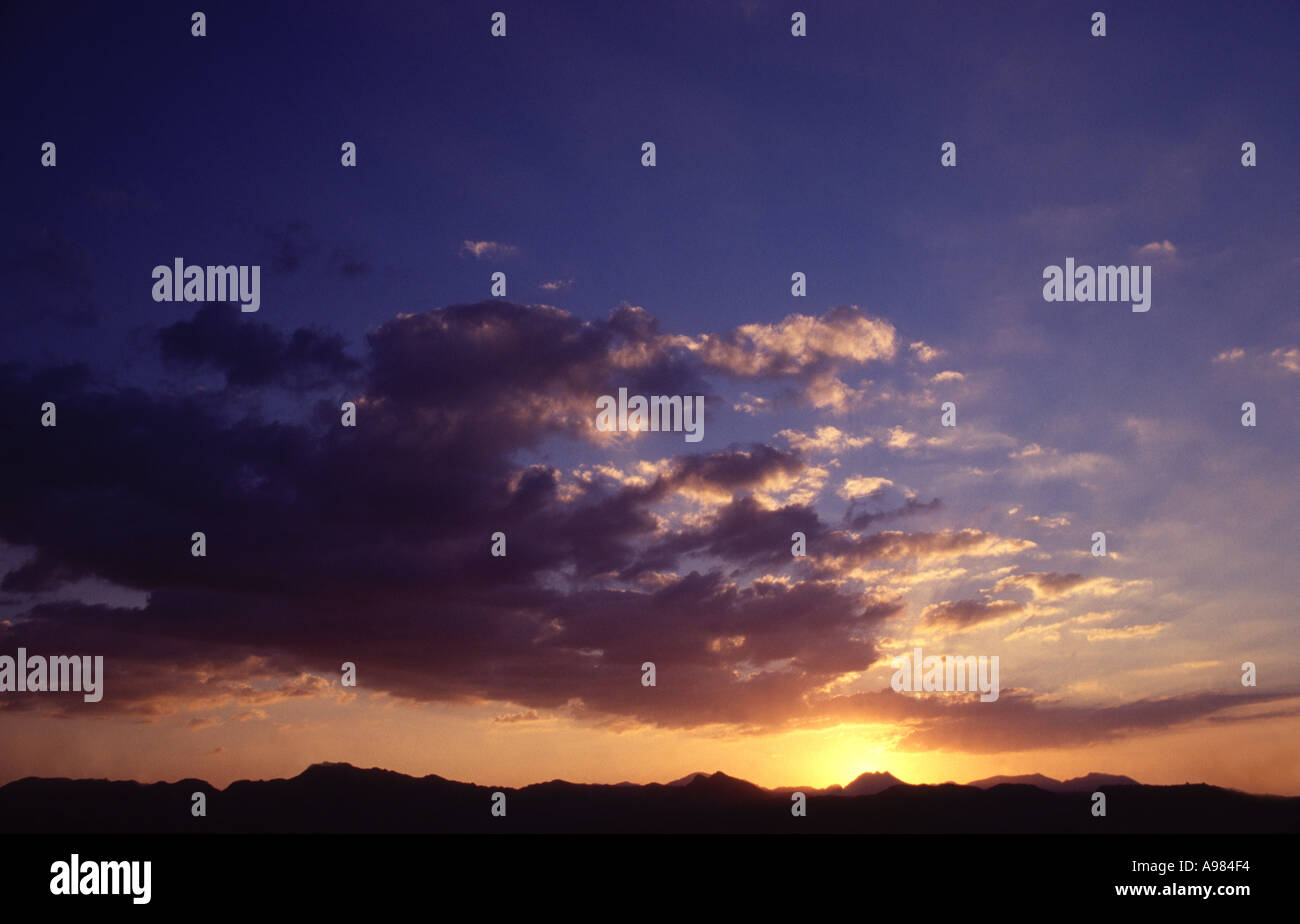 Blue yellow horizon hi-res stock photography and images - Alamy