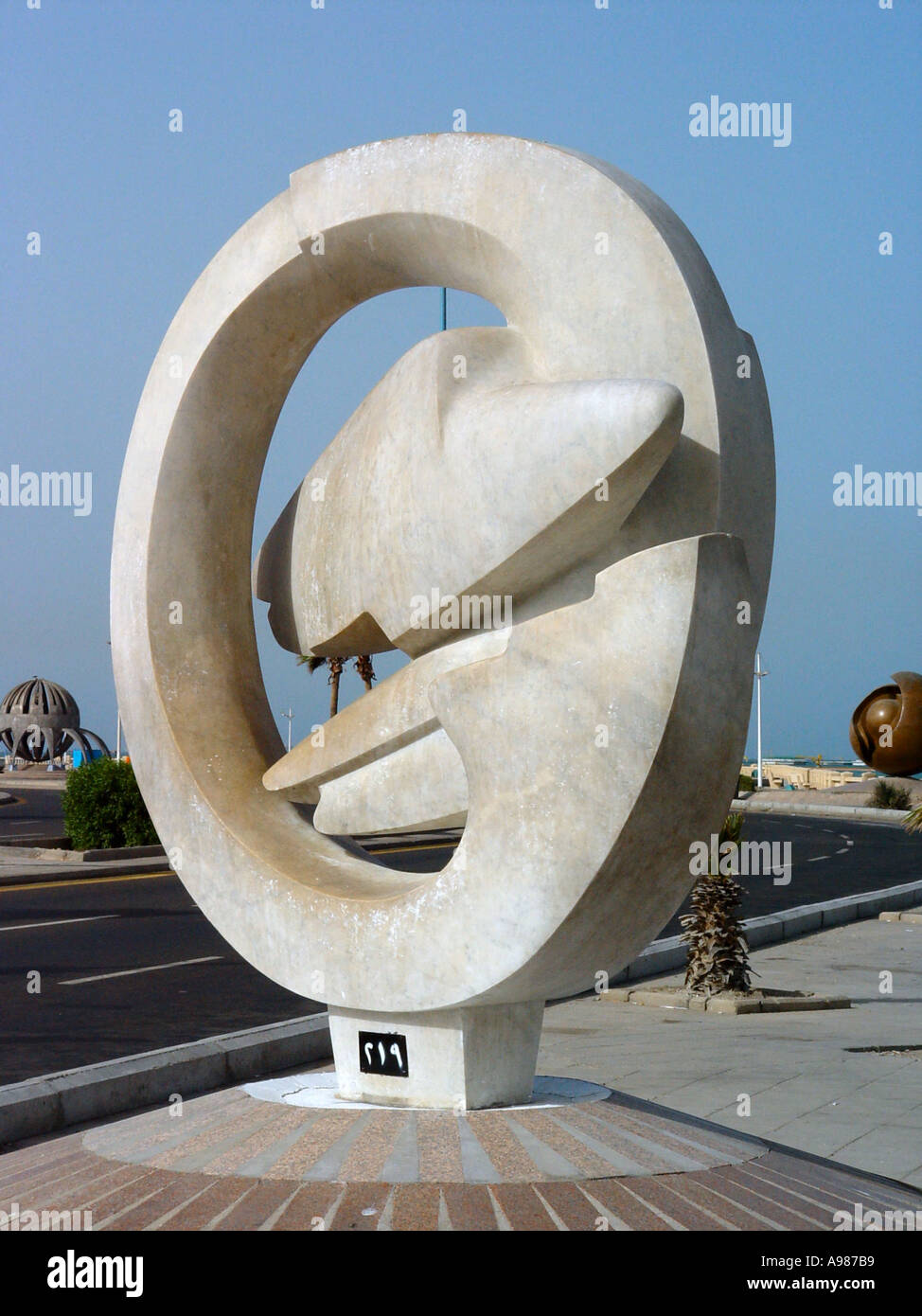 Dolphin dancing within a circle Stock Photo - Alamy