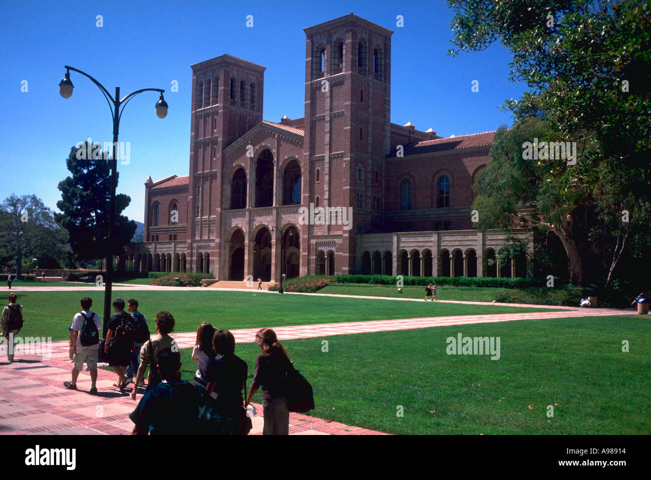 Royce hall ucla campus hi-res stock photography and images - Alamy