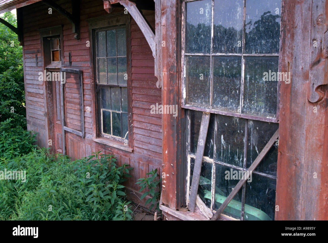 OLD RAILROAD DEPOT AT SPRING RANCH, A GHOST TOWN AND RIVER CROSSING ...