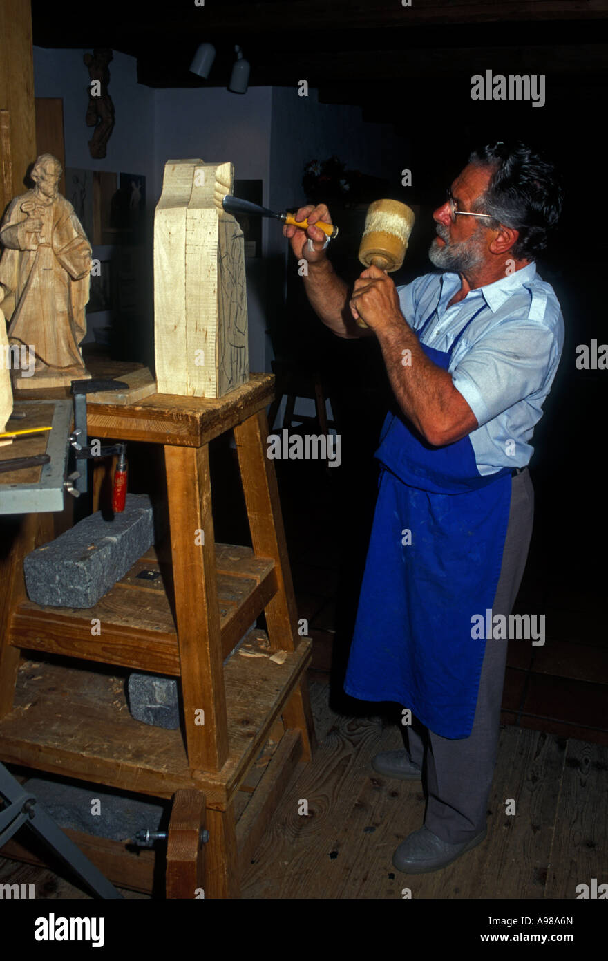 German woodcarving hi-res stock photography and images - Alamy
