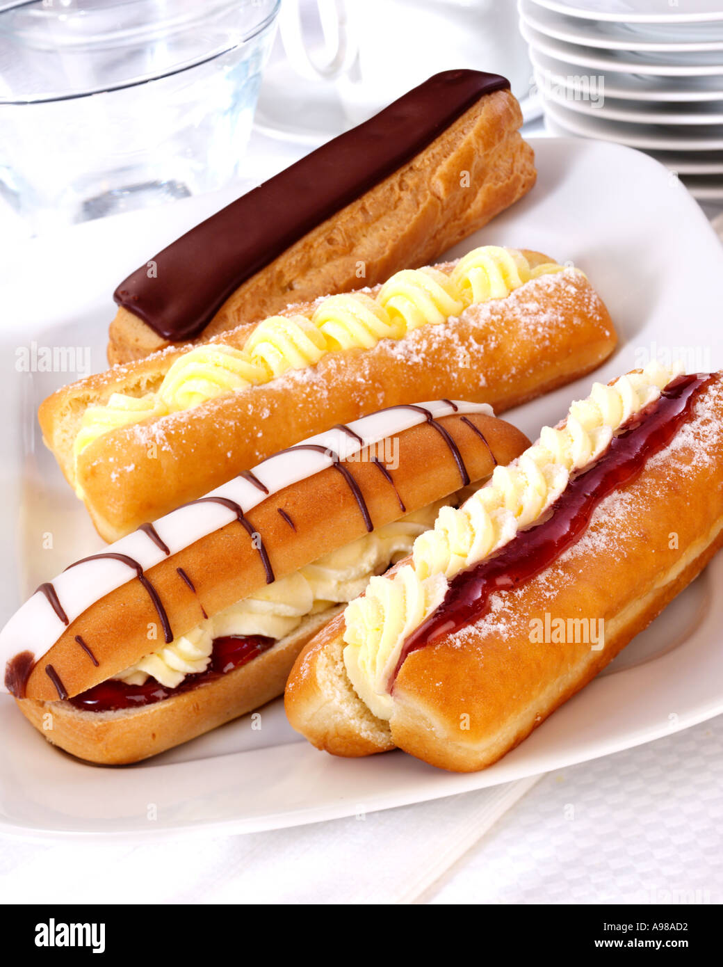 Eclair buns hi-res stock photography and images - Alamy