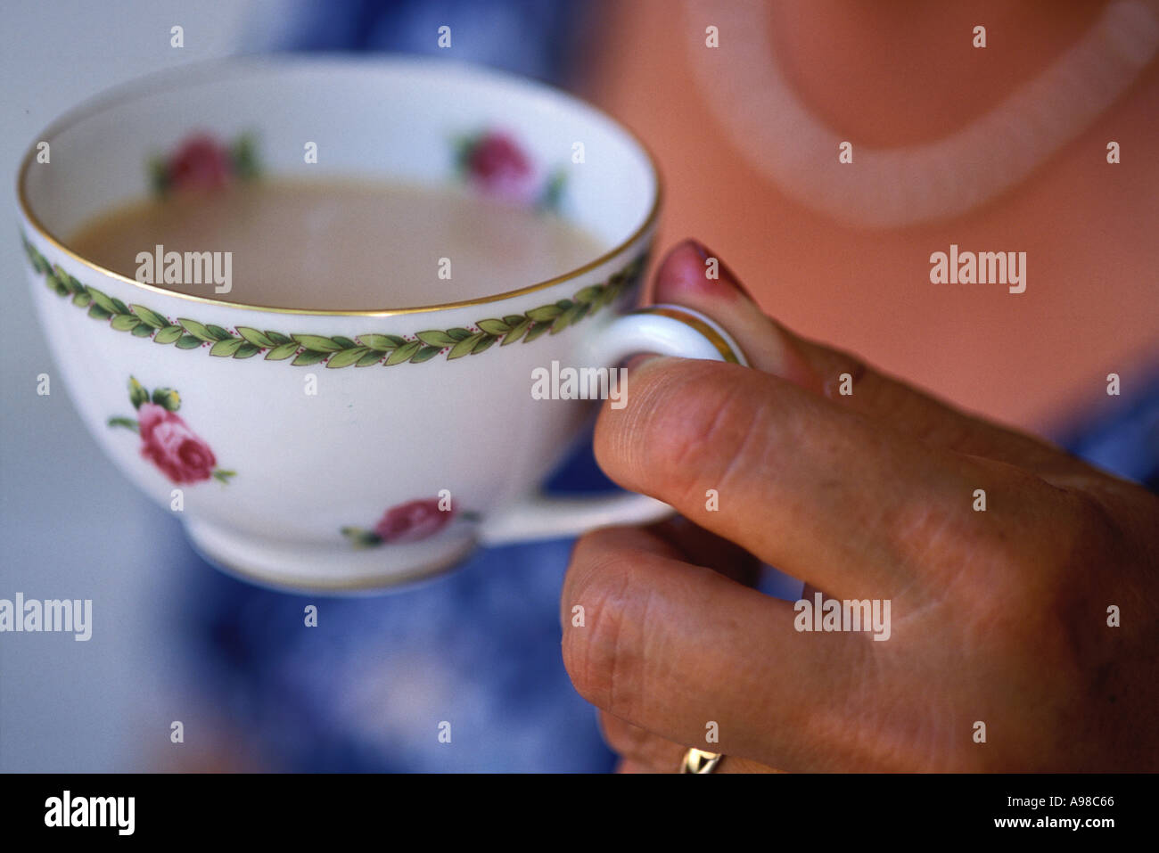 English tea drinking tradition hi-res stock photography and images - Alamy