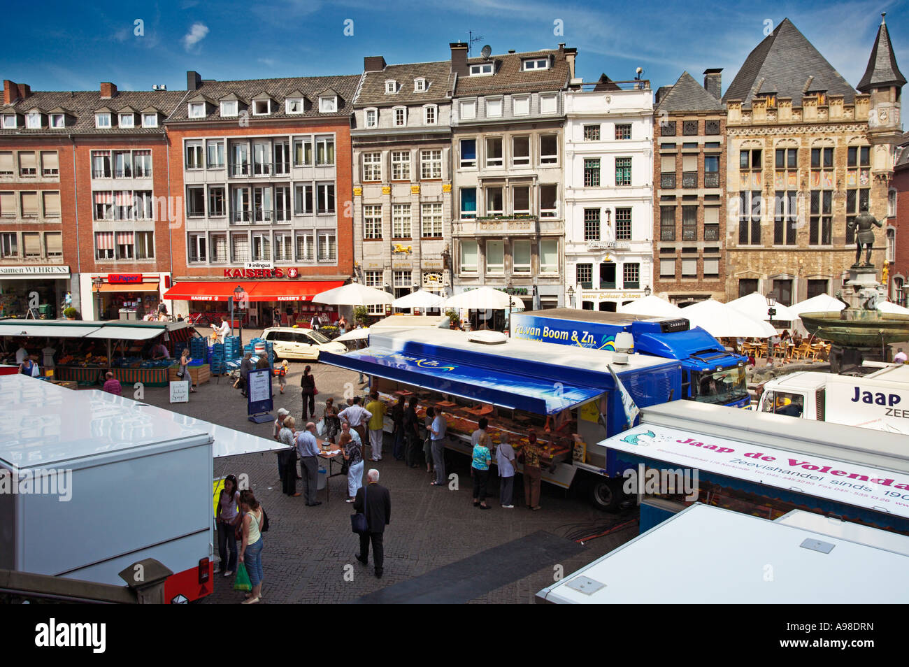 Market day in the Marktplatz square at Aachen, Germany Stock Photo - Alamy