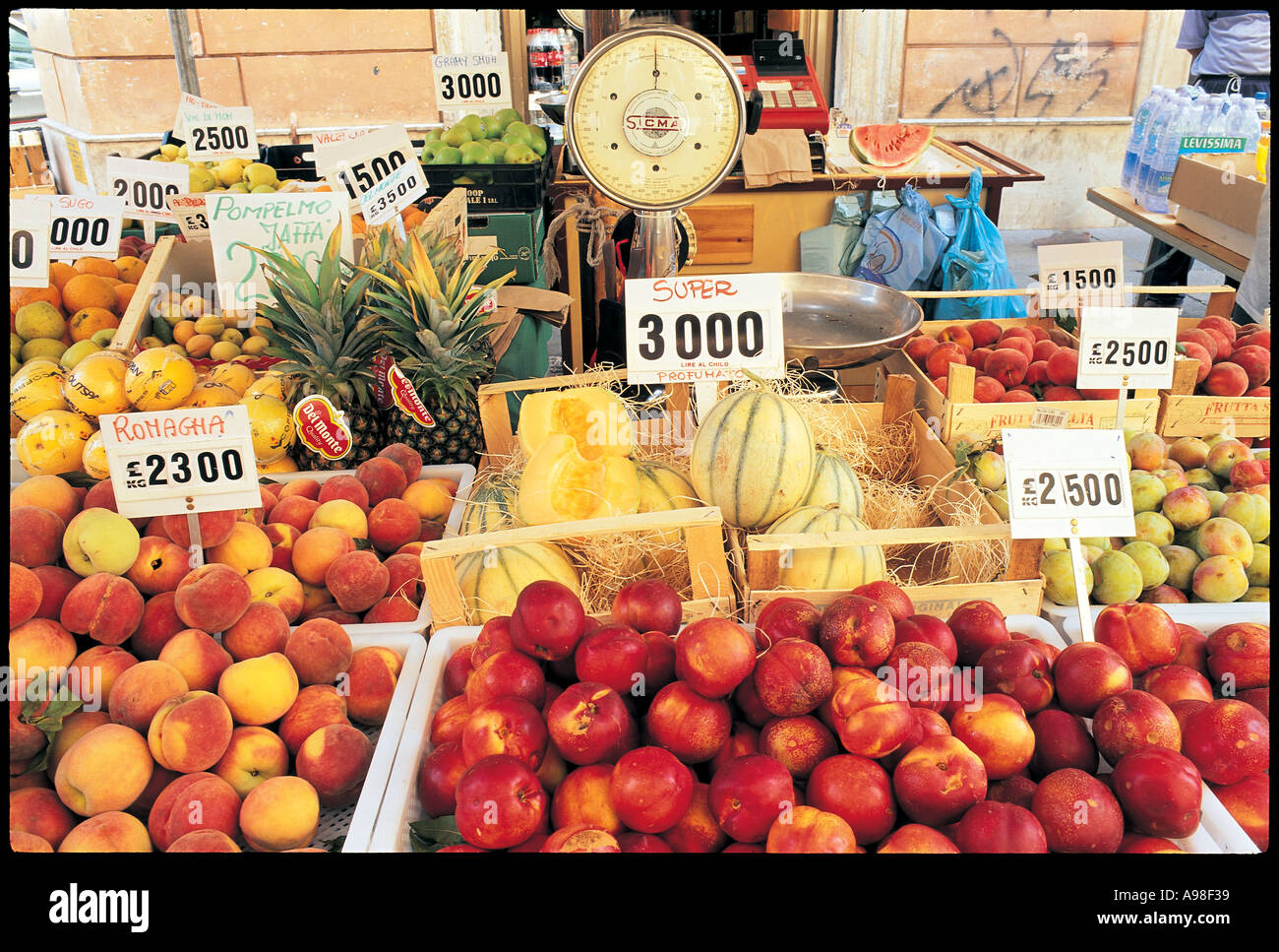Fruit stall Rome Italy Stock Photo - Alamy