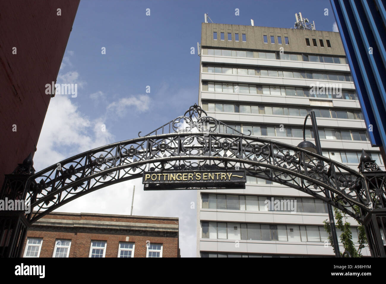 Pottingers entry sign belfast hi-res stock photography and images - Alamy