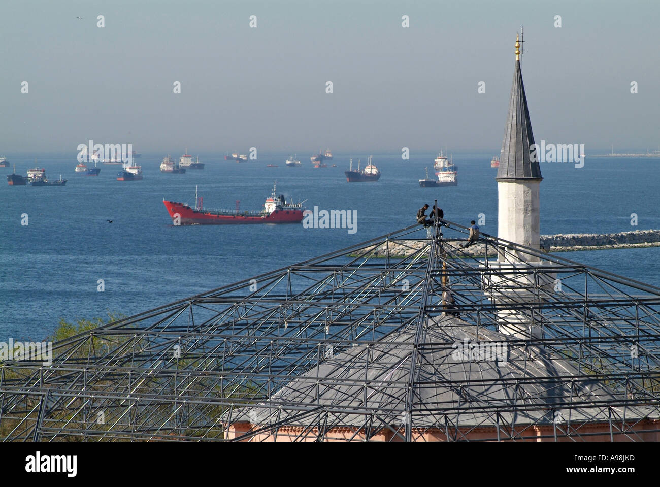 Istanbul blue mosque tanker hi-res stock photography and images - Alamy