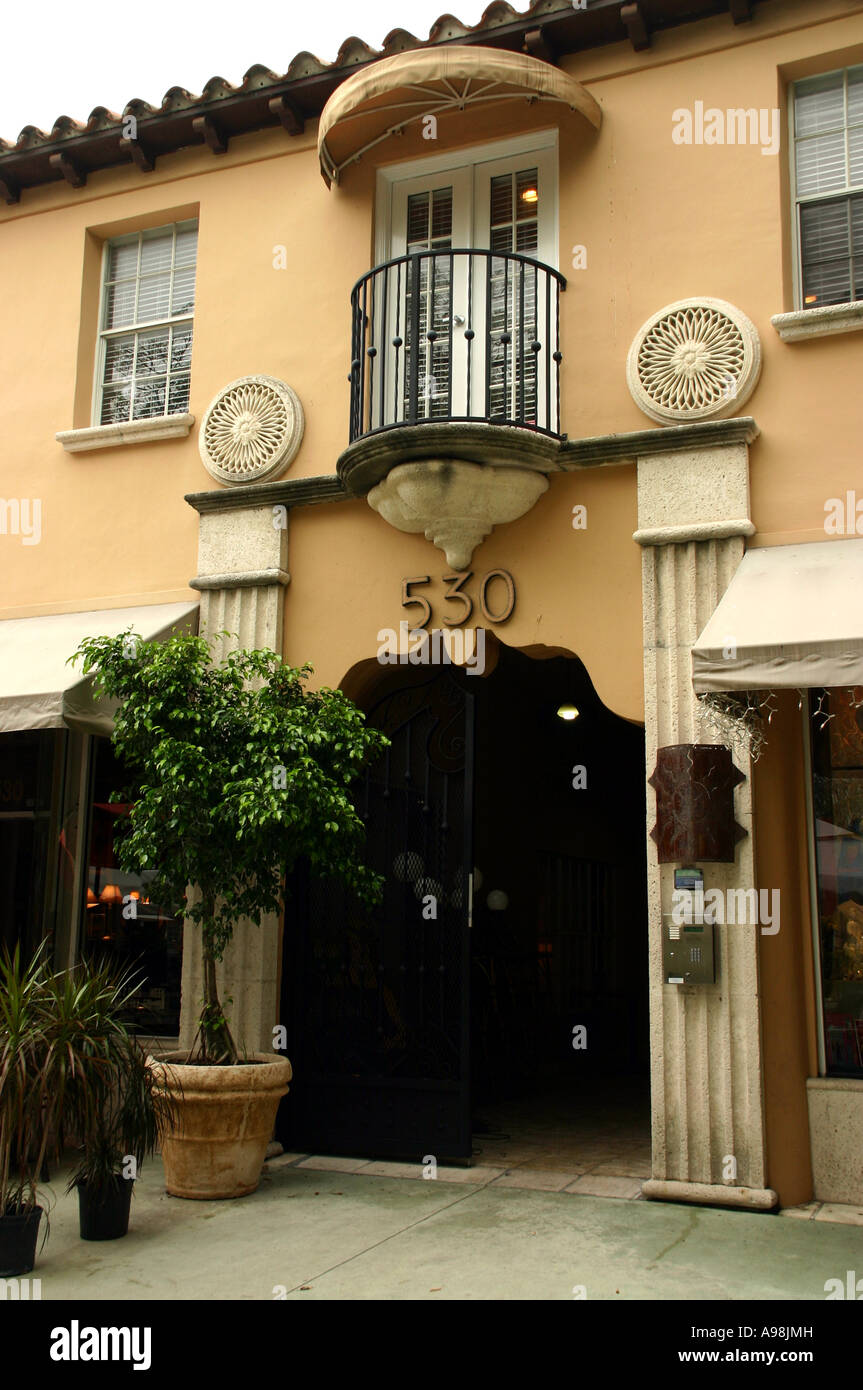 Spanish colonial architecture miami hi-res stock photography and images ...