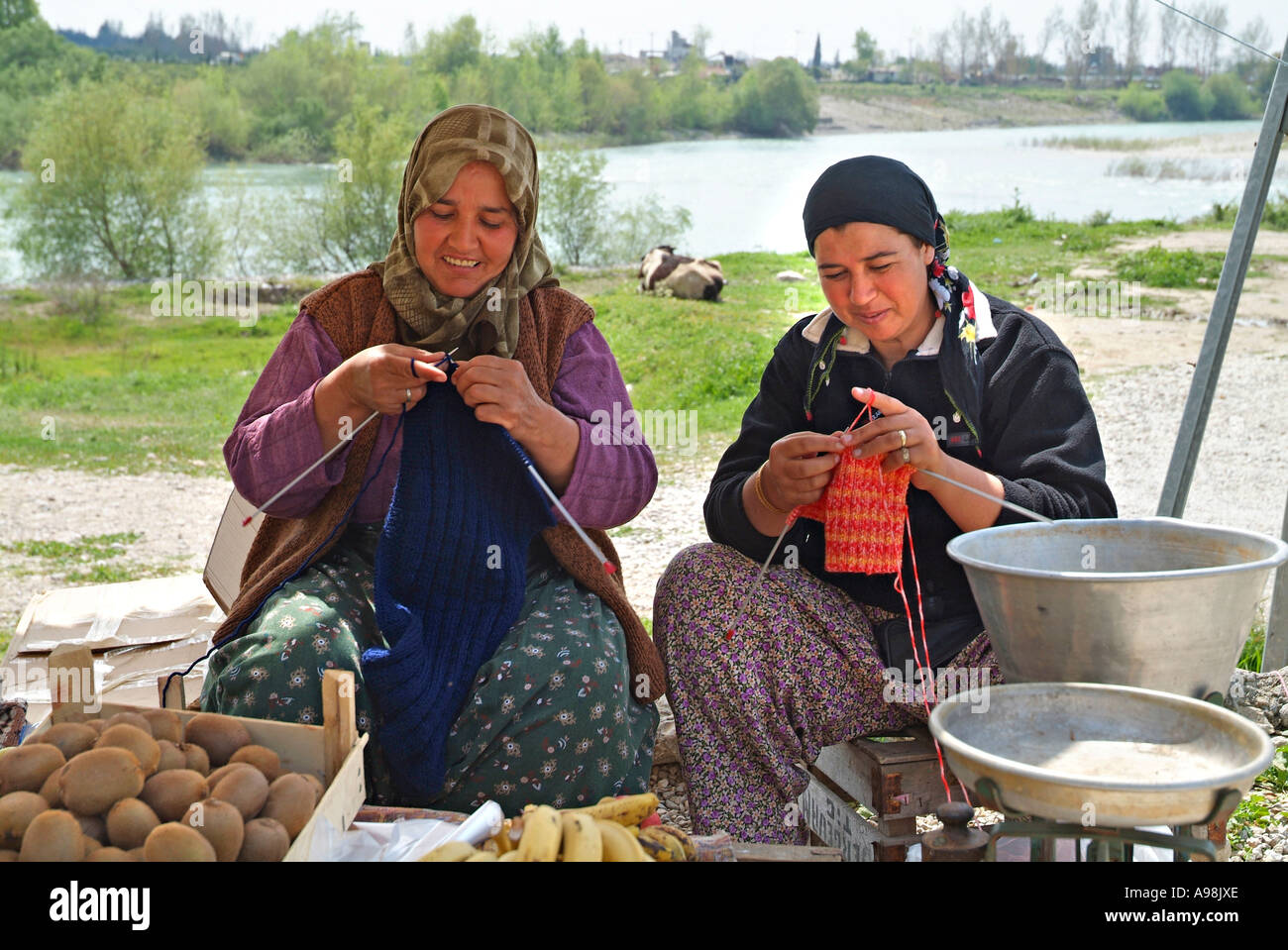 Turkish women knitting hi-res stock photography and images - Alamy
