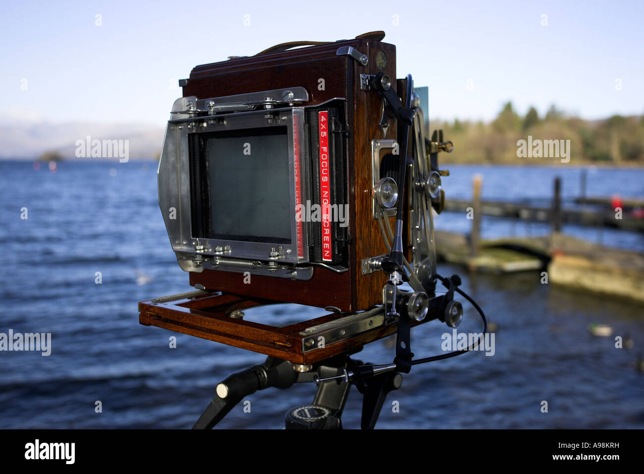Antique large format camera cameras hi-res stock photography and images ...