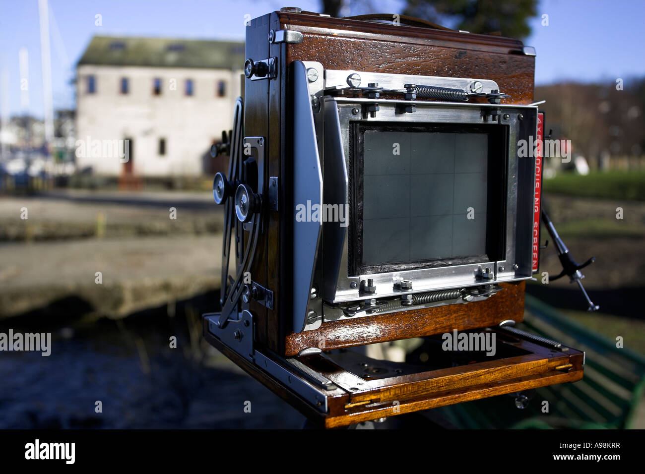 Antique large format camera cameras hi-res stock photography and images ...