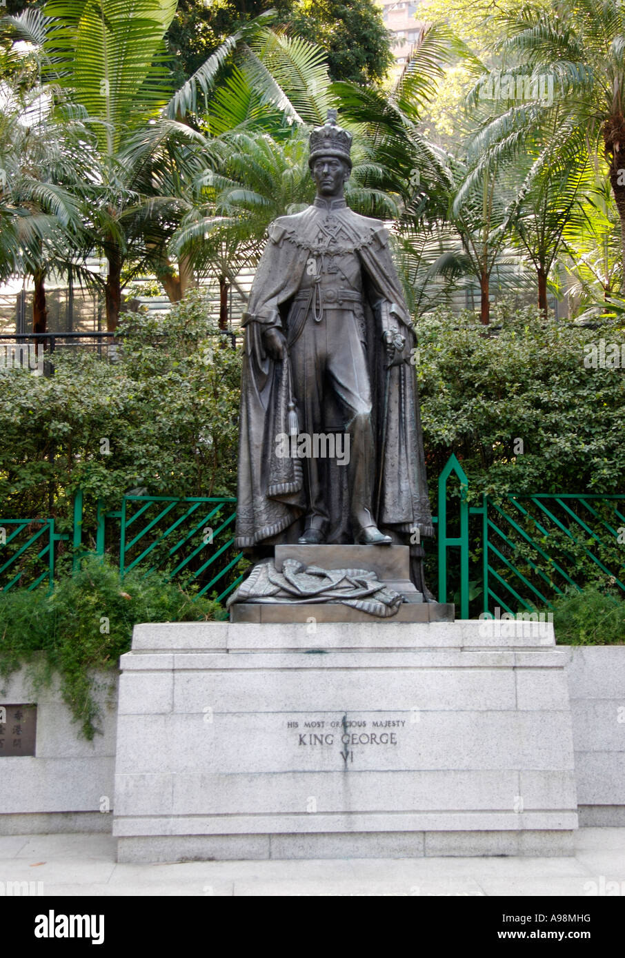 A statue of King George VI in the Zoological and Botanical gardens in ...