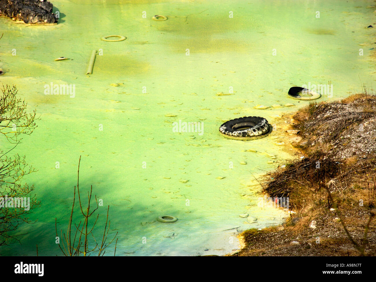 Limestone Slurry Pool in Derbyshire, England Stock Photo - Alamy