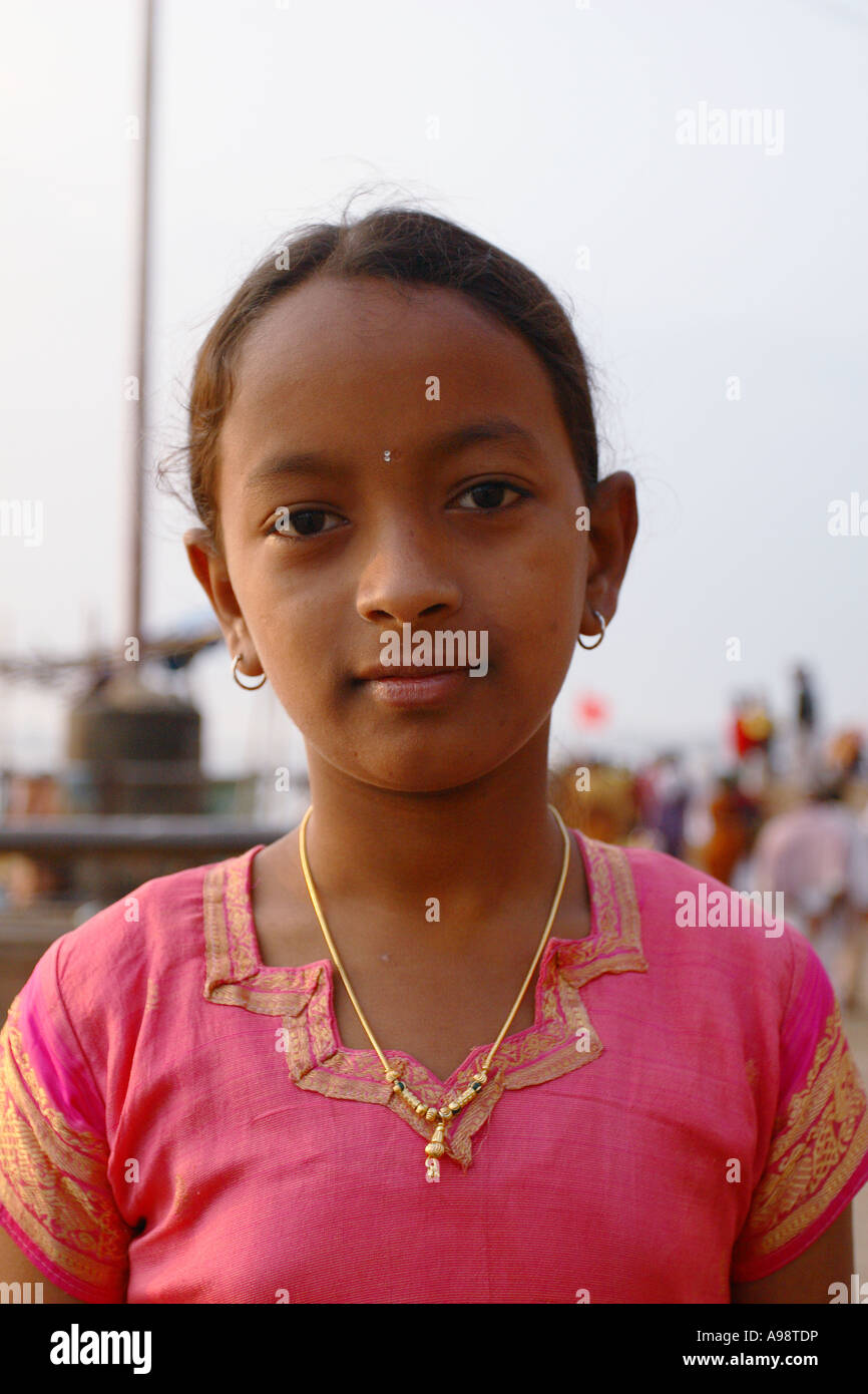 Hindu girl Varanasi Stock Photo - Alamy