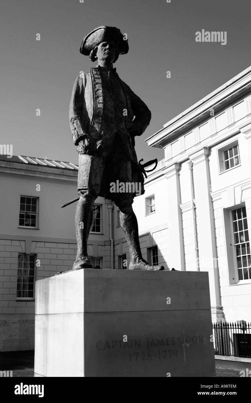Captain cook endeavour new zealand hi-res stock photography and images ...