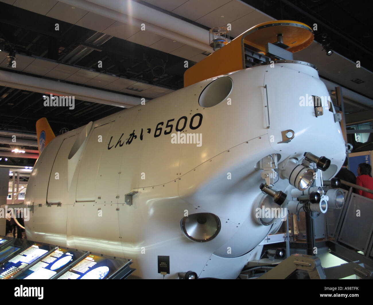 Bathyscaphe hi-res stock photography and images - Alamy