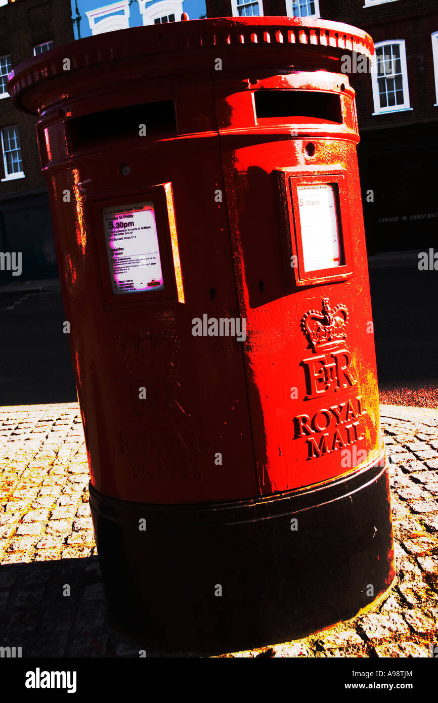 Old round red post box hi-res stock photography and images - Alamy
