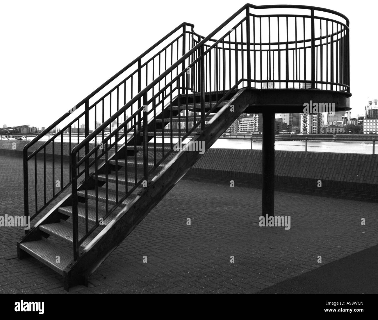 Thames stairs Black and White Stock Photos & Images - Alamy