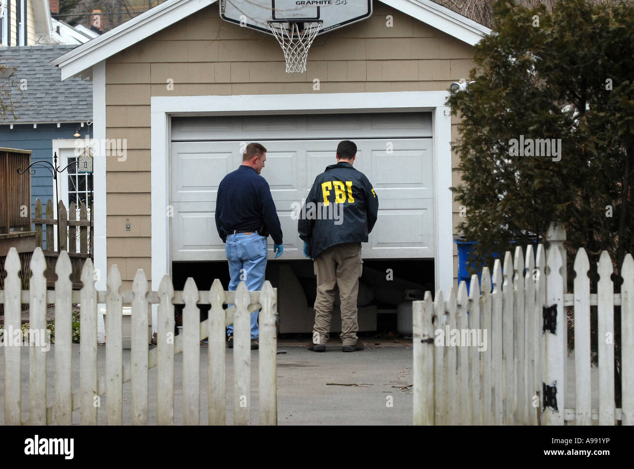 Fbi agent hi-res stock photography and images - Alamy