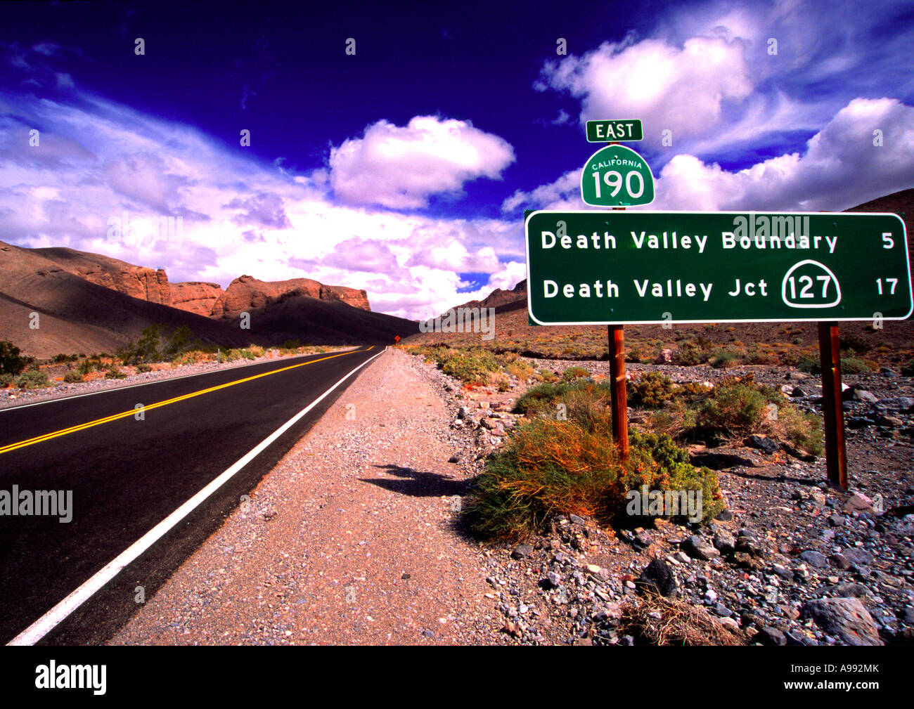 California highway signs hi-res stock photography and images - Alamy