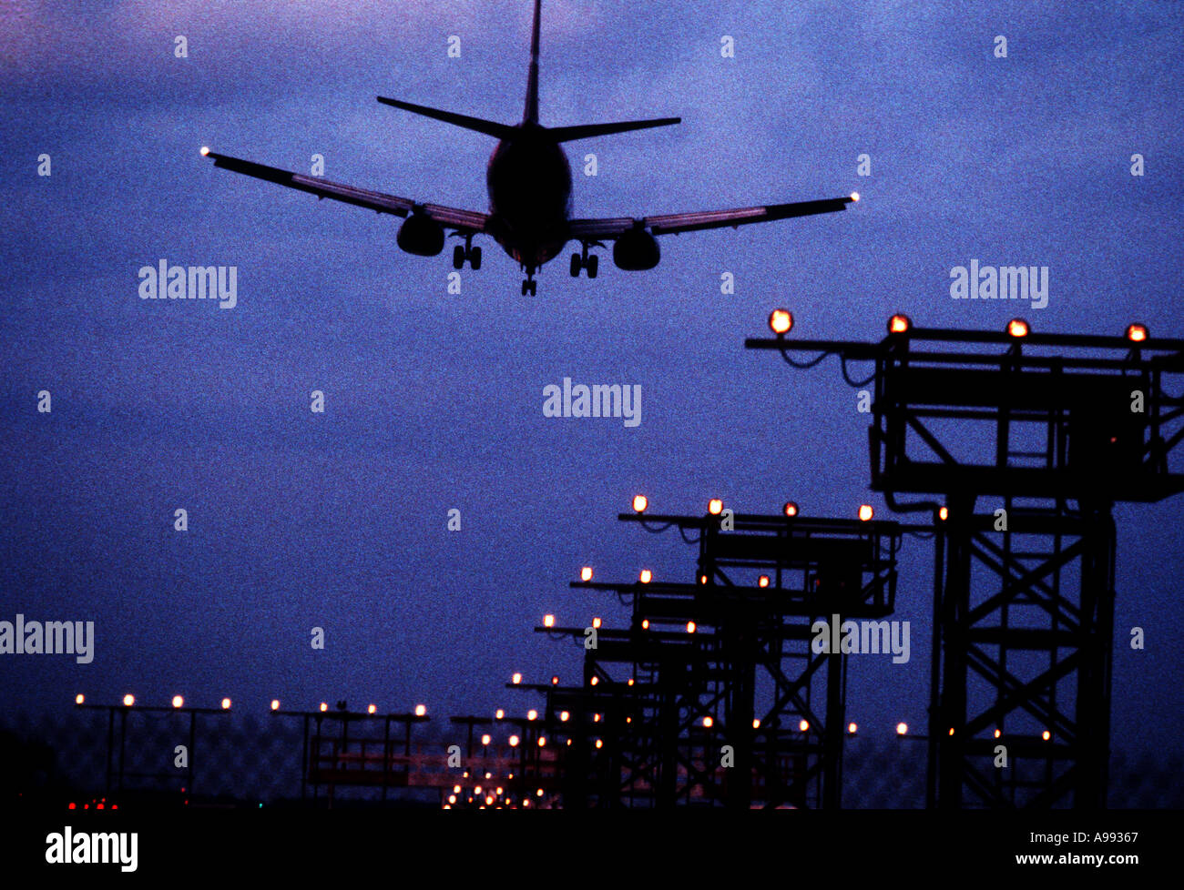 Jet at night hi-res stock photography and images - Alamy