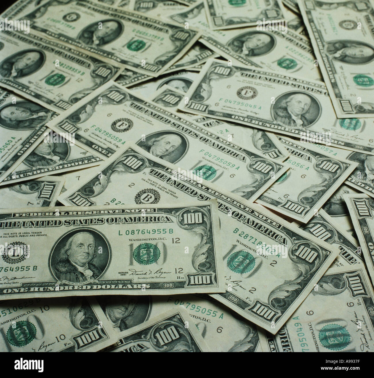 money large number of scattered 100 bills US Stock Photo - Alamy