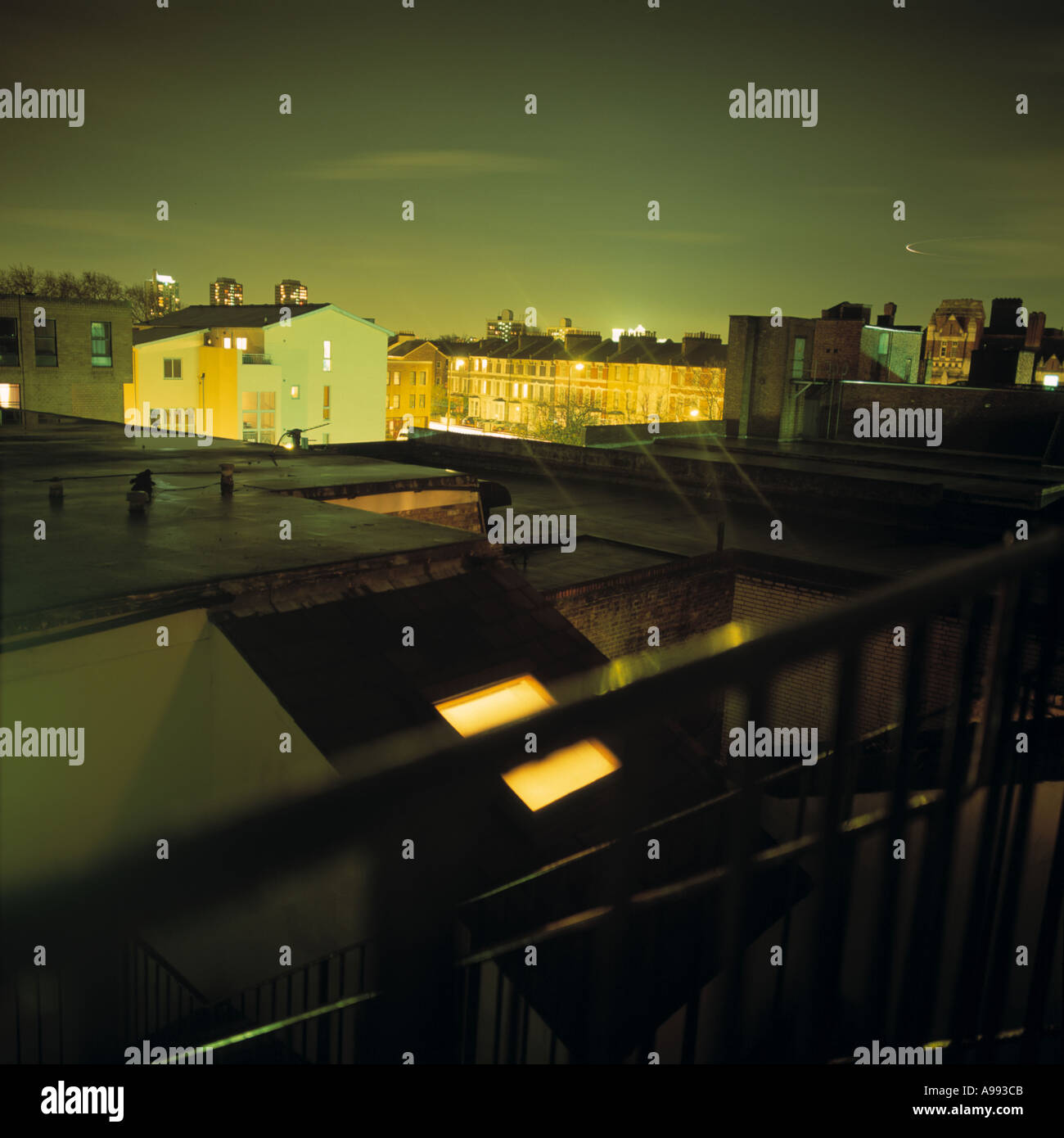 London rooftops night hi-res stock photography and images - Alamy