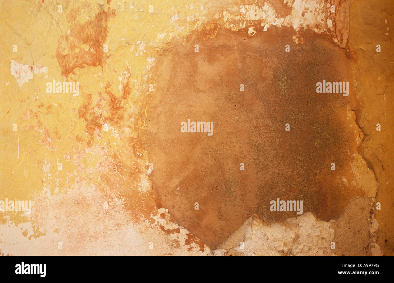 Flaking gold texture hi-res stock photography and images - Alamy