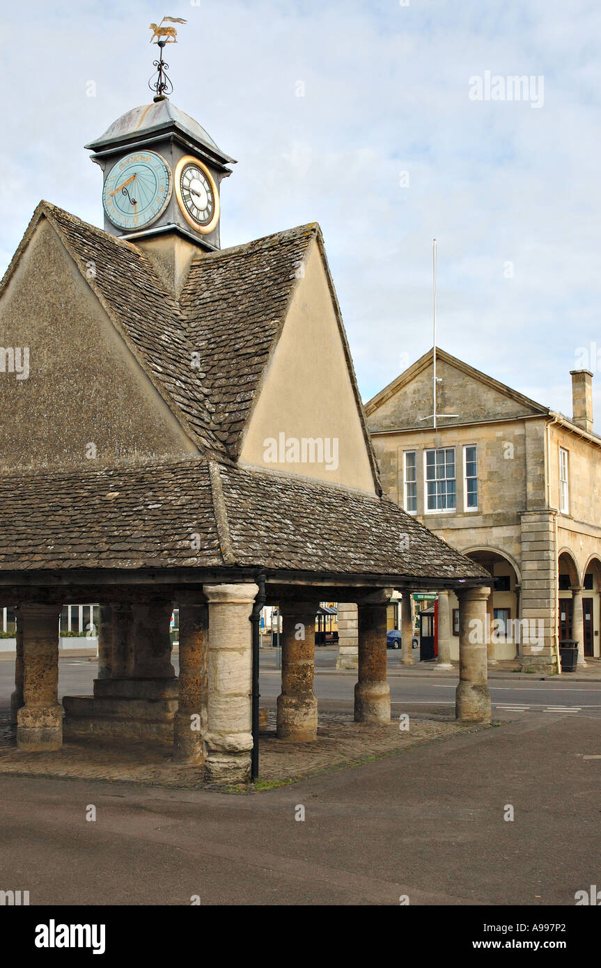 Buttercross in Witney town centre Stock Photo - Alamy